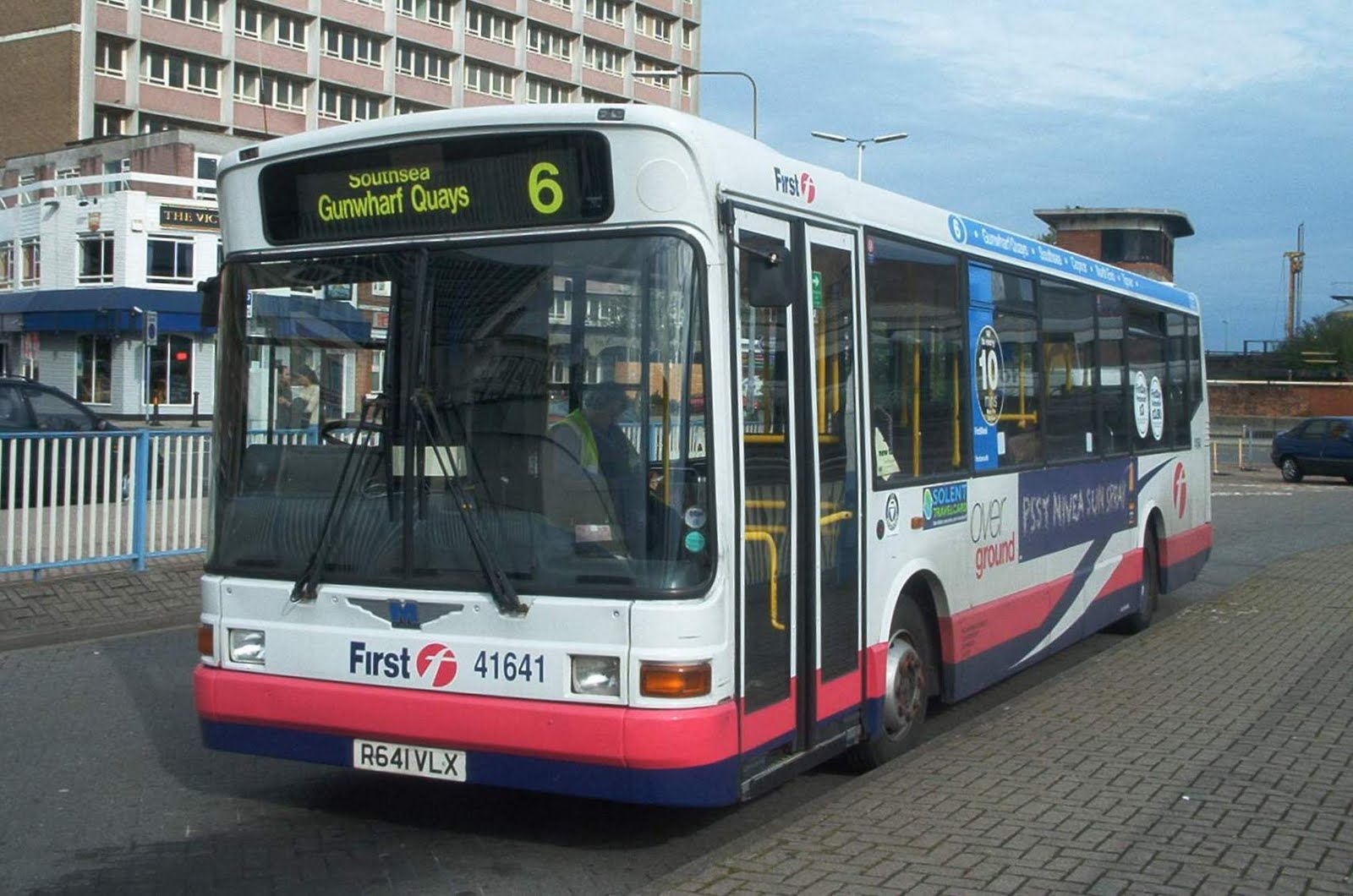 Southern England Bus Scene: First Transforming Travel: Portsmouth's Route 6
