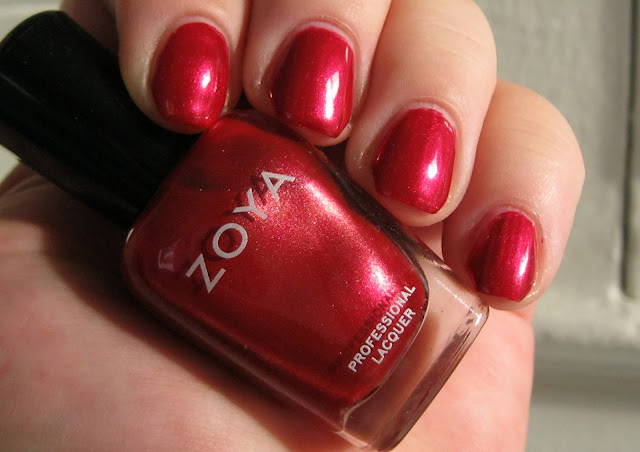 Lacquer Slacker Liz: A Bevy of Zoya Swatches (picture heavy)