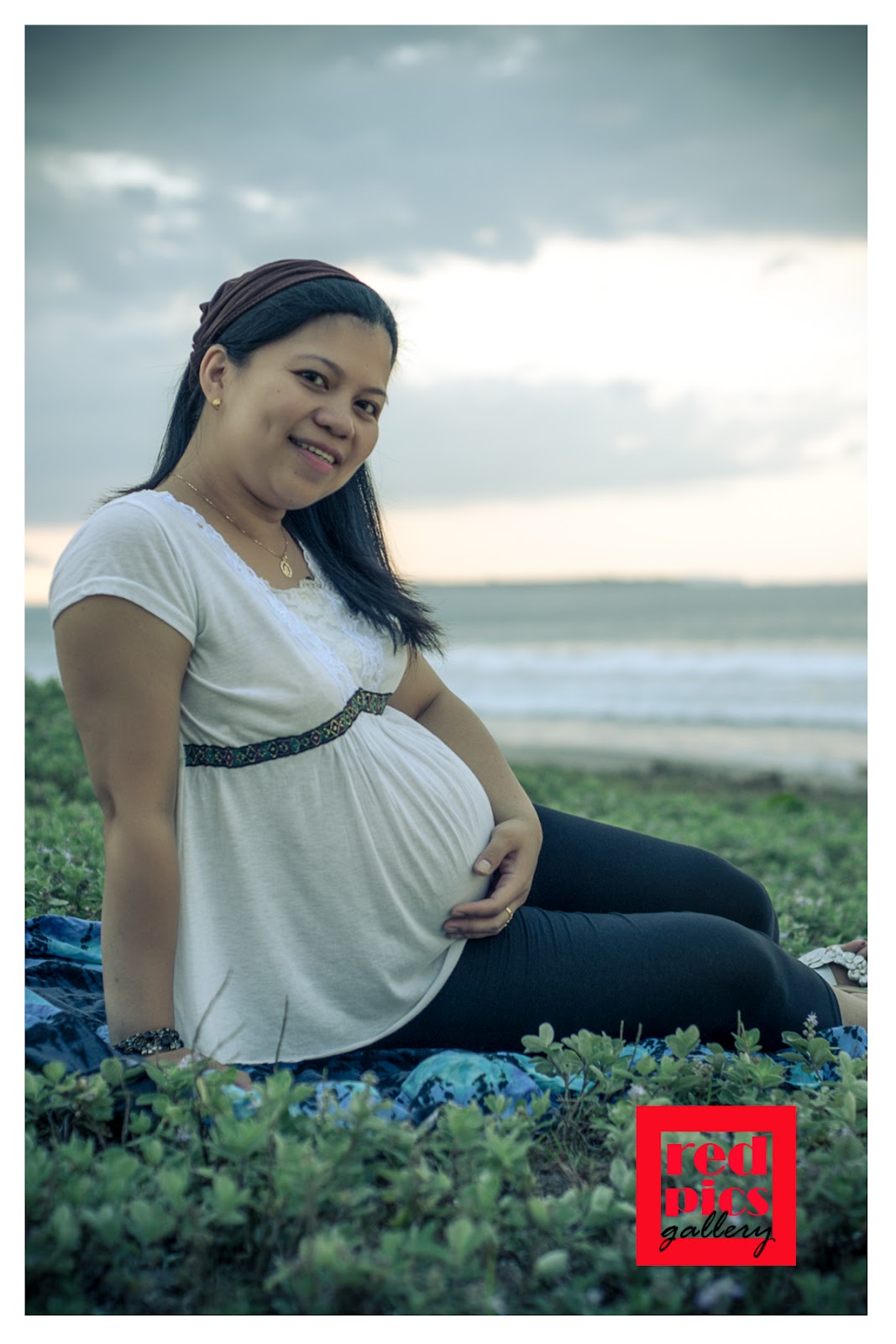 red pics gallery: Preggy Moms are Pretty!