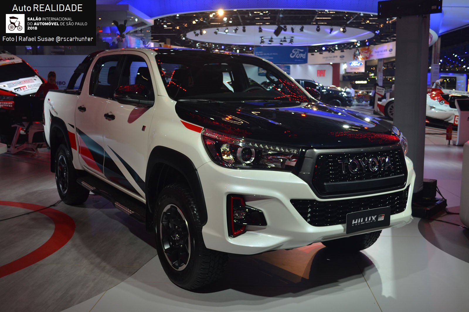 Toyota Hilux estreia série Gazoo Racing Sport no Salão de SP