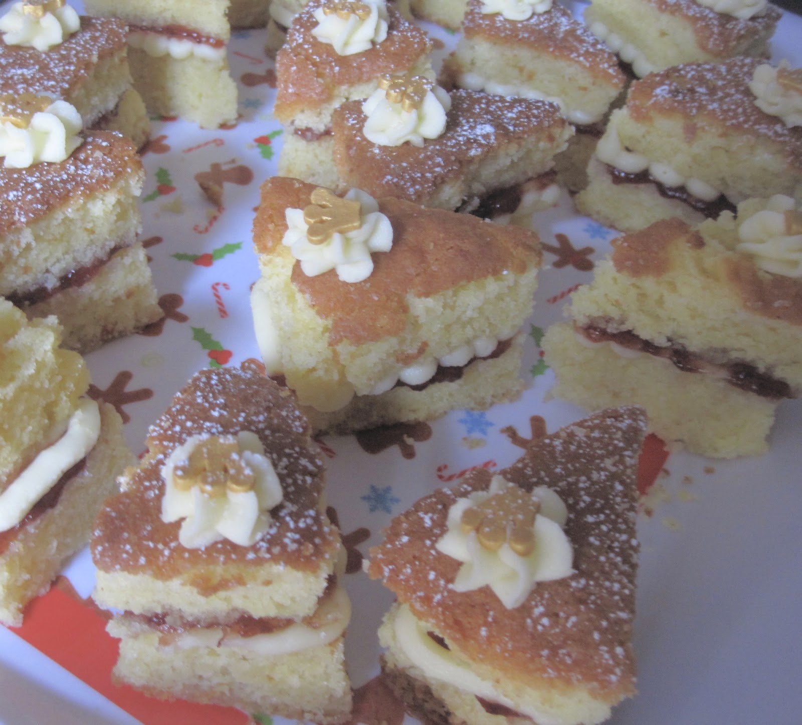 Nimble Nibbles: Mini Victoria Sponge Slices