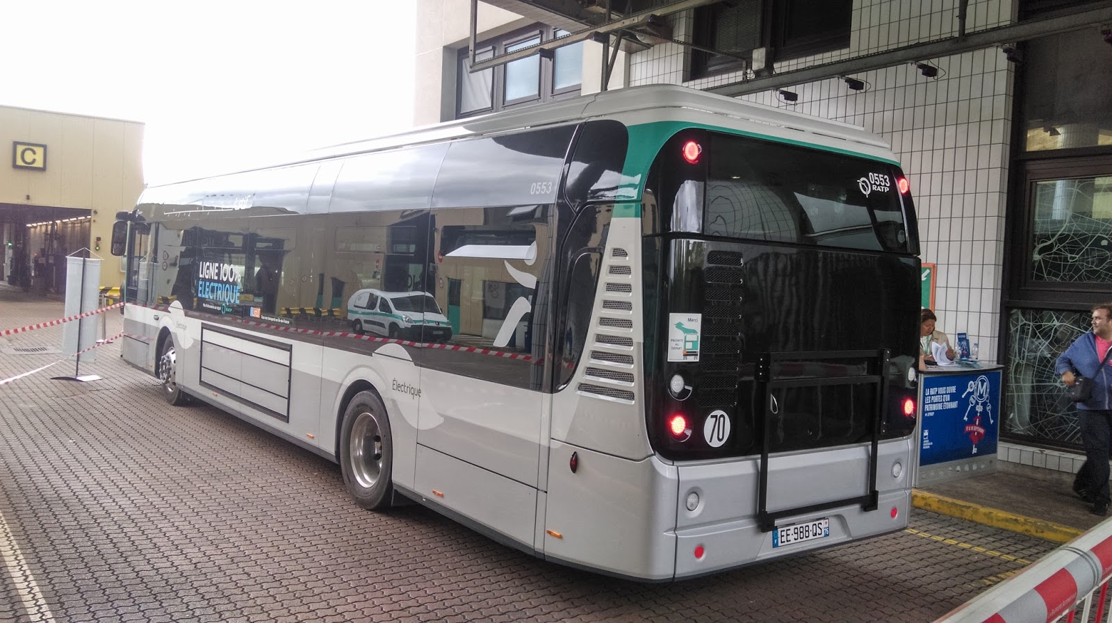 L'arrivée des Bolloré Bluebus 12m sur la ligne de bus RATP 341 ...