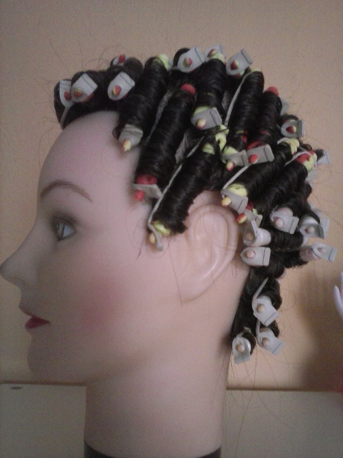 MARÍA JOSÉ JIMÉNEZ: CABELLO RIZADO PERMANENTE CON MONTADO DE BIGUDÍES