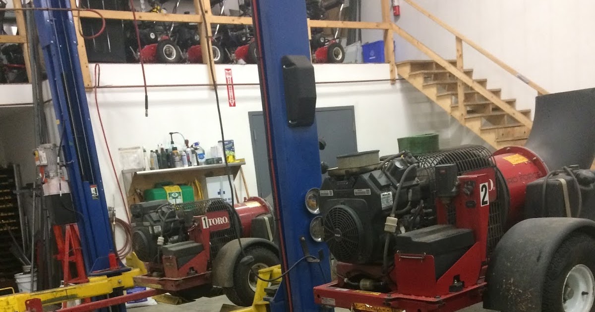 Bobs Shop: Detrailered Toro pro force blower