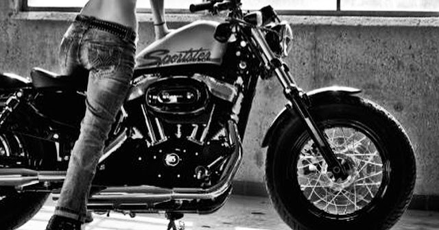 Mercenary Garage : Sportster Girl
