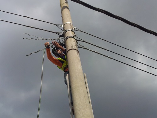 Malaysia Fiber Optic Expertise: INSTALLATION OF OVERHEAD FIBER OPTIC ...