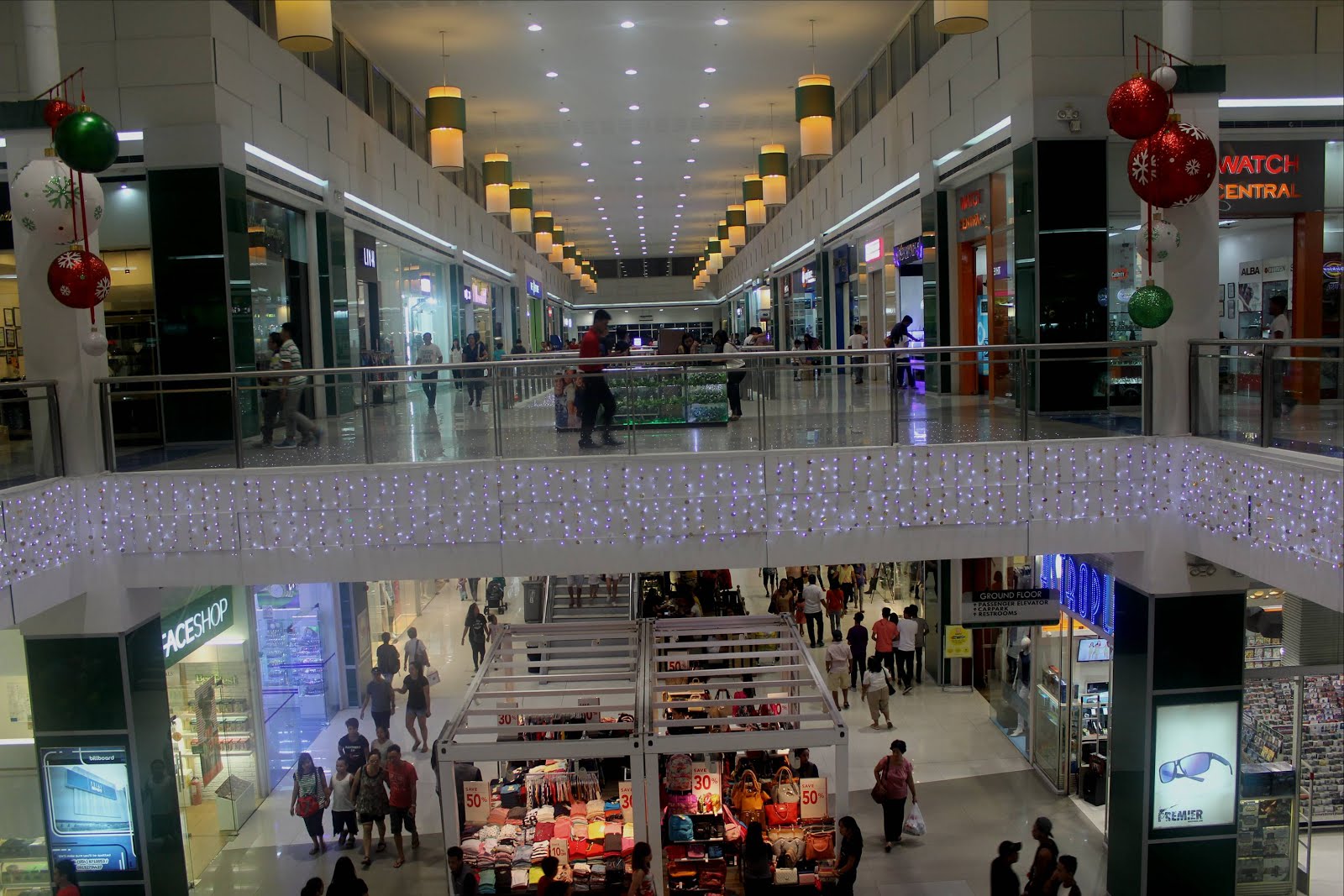 Stay, Stray, Play and Feast: SM City Naga: Spacious and Beautiful