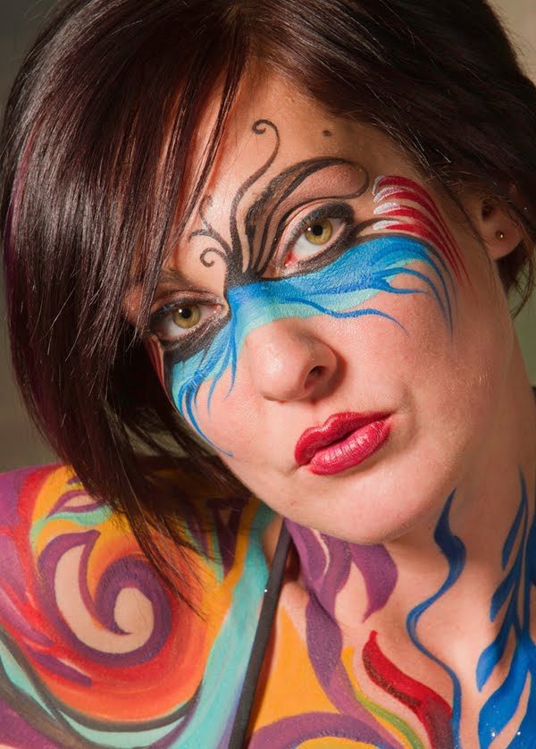 Look and Gaze: More body paintings and the new trends