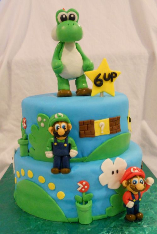 Bear Heart Baking Company: Super Mario Brothers Cake and Cupcakes!