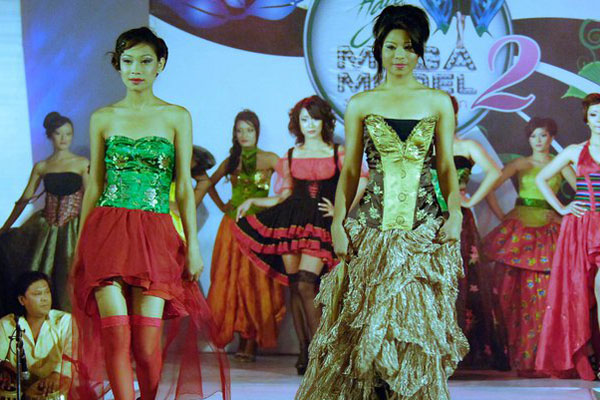 Mega Model Season 2 - Photos