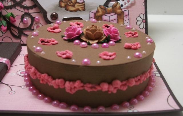 Paola's Paper Haven: Easel cake card