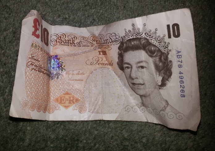 Air Nice-to-Livelands: Ten pound note