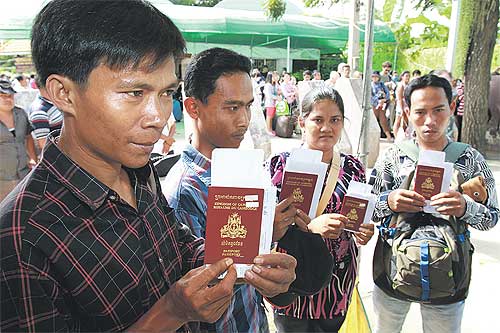 Cambodia-National Rescue Party: Cambodian Muslims go South of Thailand