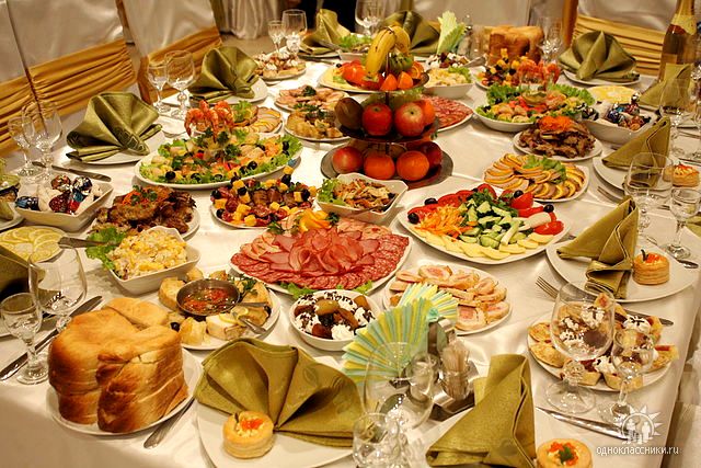 COOKING WITH ANISOARA: (1) O MASA ,:)) CA LA MOLDOVENI