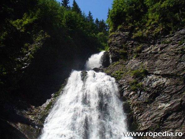 Turism in Cluj-Napoca: CASCADA RĂCHIŢELE