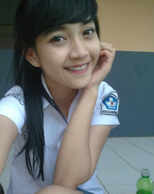 Pelajar Siswi SMA Cantik