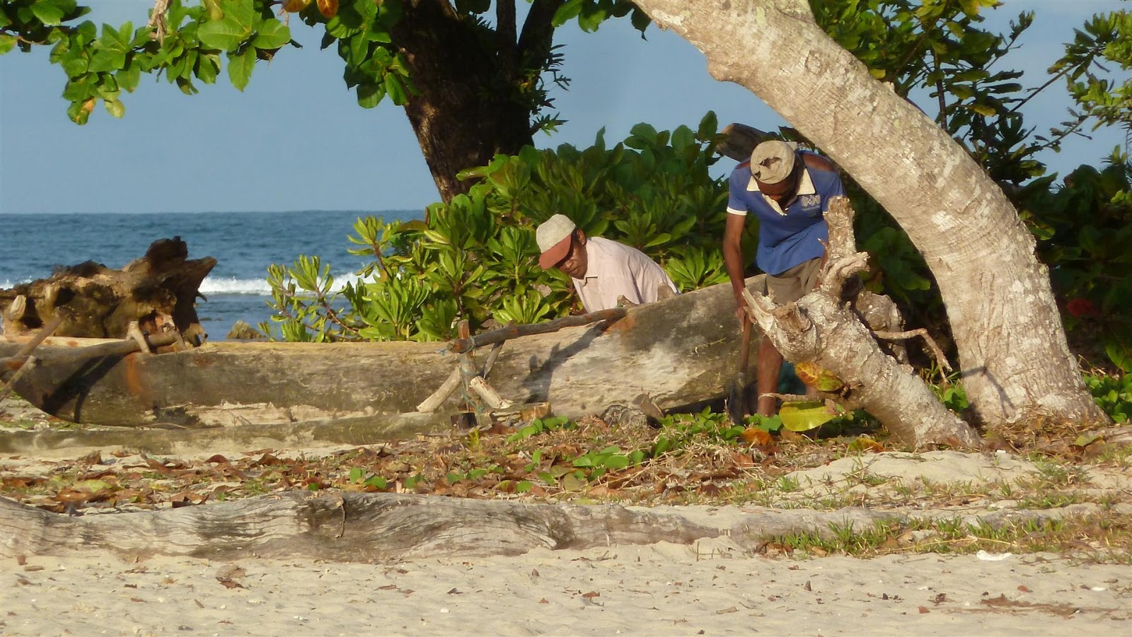 Deux Indiens dans l'Océan: Mahambo, aaaah, Mahambo!
