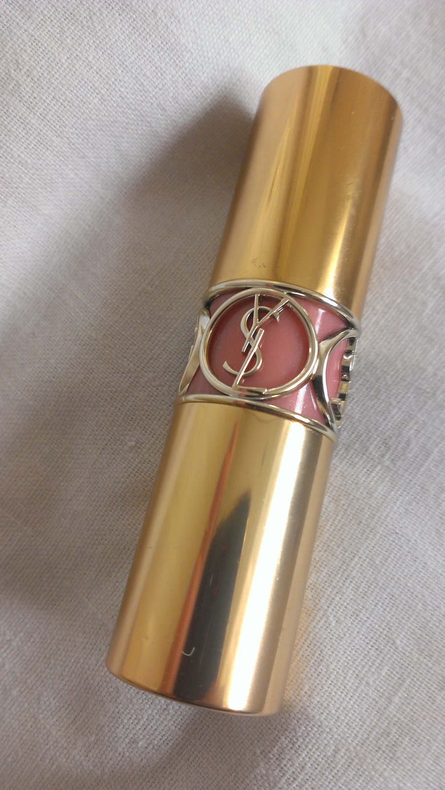 BellsAndButtons: Review: YSL Rouge Volupte Shine