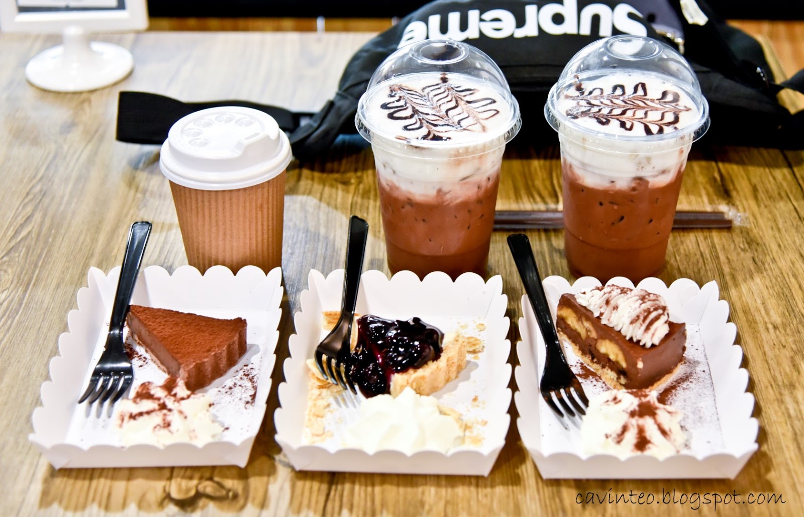 Entree Kibbles: Little Zoo Cafe - More Than Just Dogs & Cats @ Bangkok ...