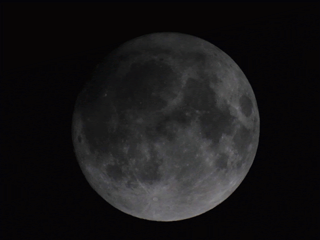 God is in de stilte: Growing moon