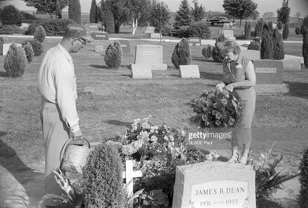 JAMES DEAN: CON SUS PADRES. WITH YOUR PARENTS