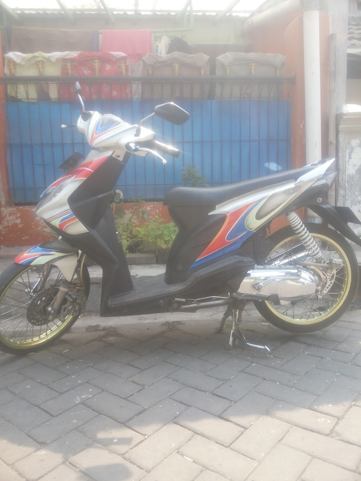 modif motor beat: modif motor beat putih
