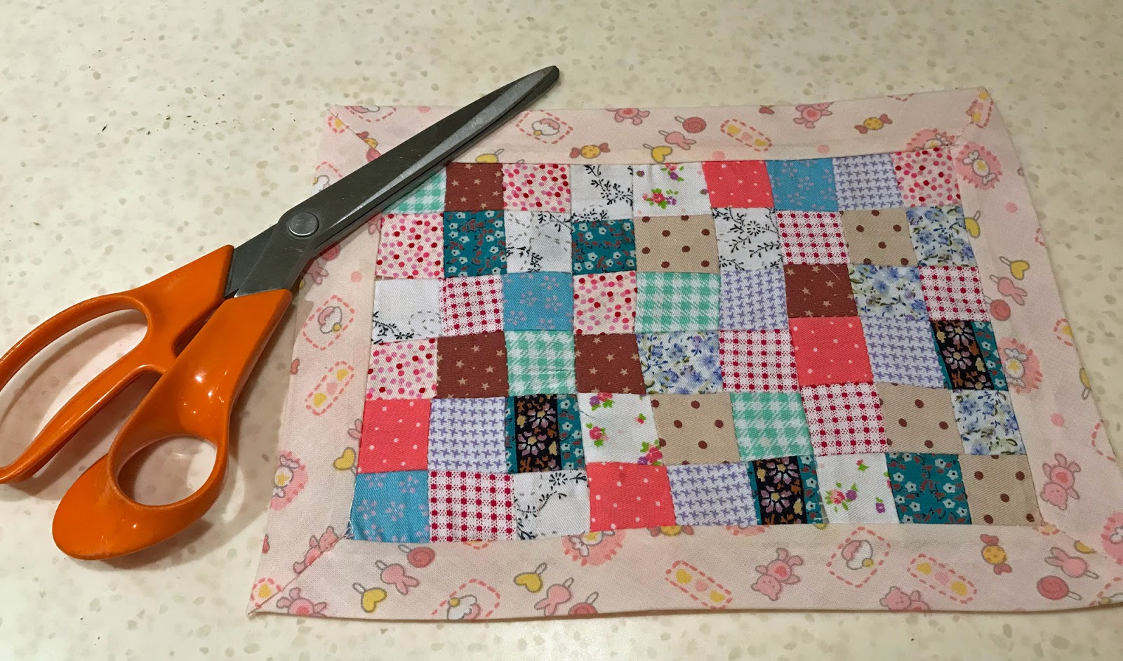 New Grandma Wants to Sew!: Mini quilts for dolls houses - a tutorial