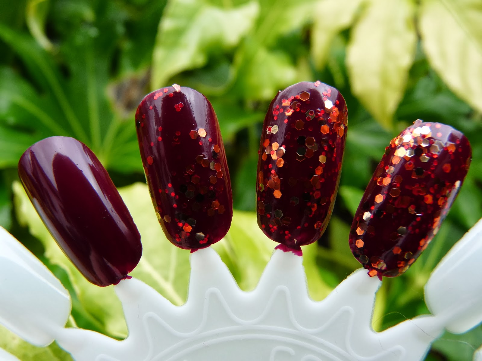 Makeup by Candlelight: Manic.Monday: Ember Red