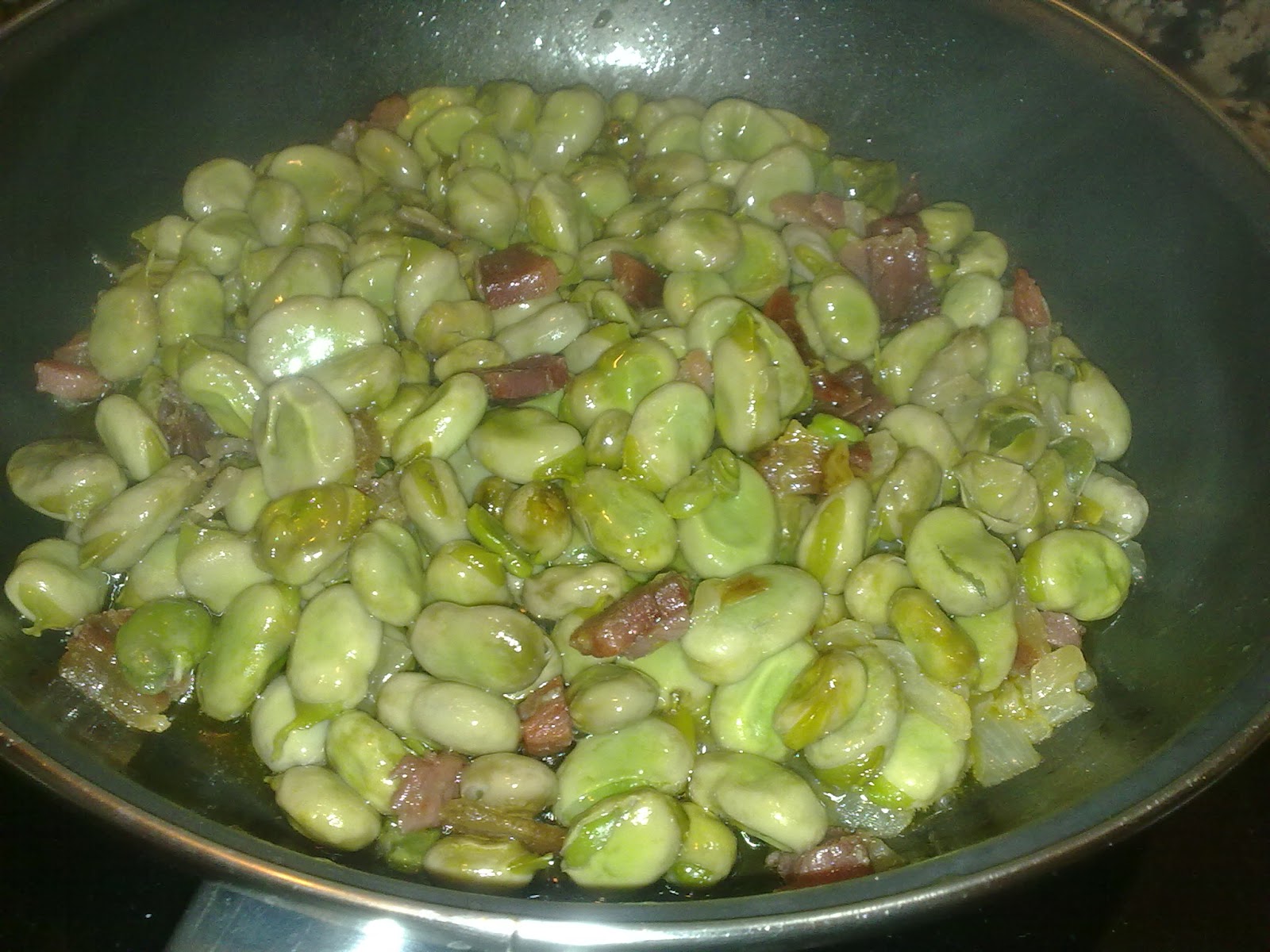 Rosita en la Cocina: HABAS FRITAS CON JAMÓN