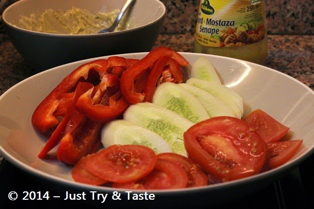 Baguette Sandwich Isi Smoked Beef, Sayuran dengan Saus Yogurt | Just ...