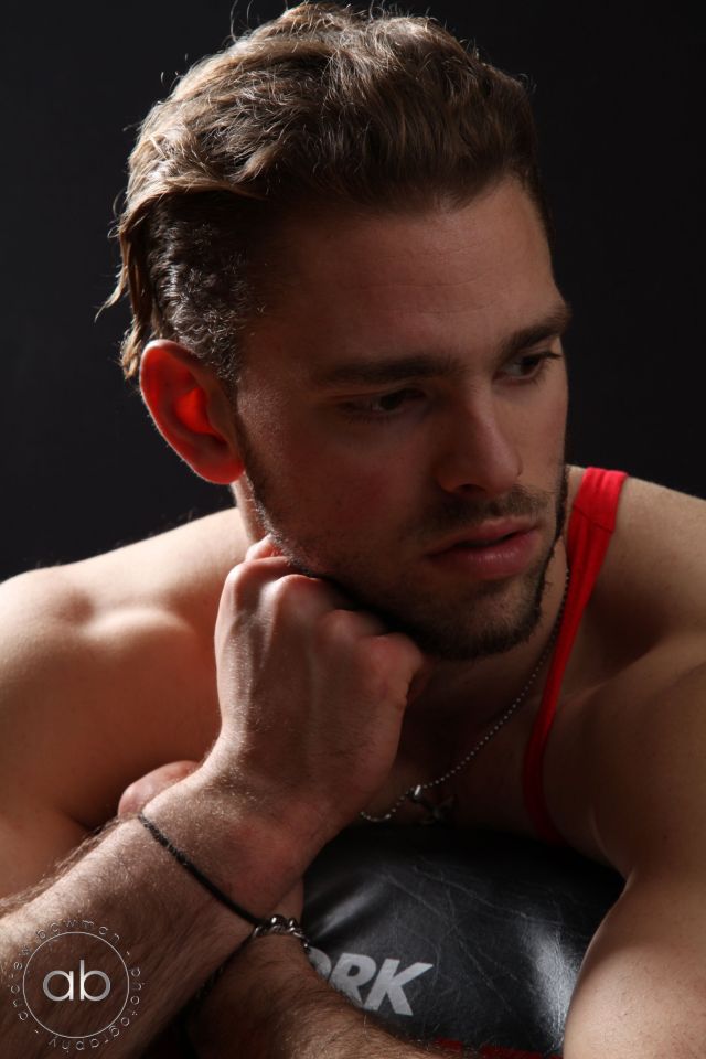 Favorite Hunks & Other Things: Unprompted Smile: Phil Bruce by Andrew ...