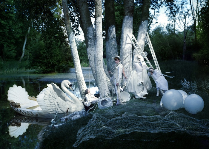 loveisspeed.......: Tim Walker photographs...İ will always love his work!