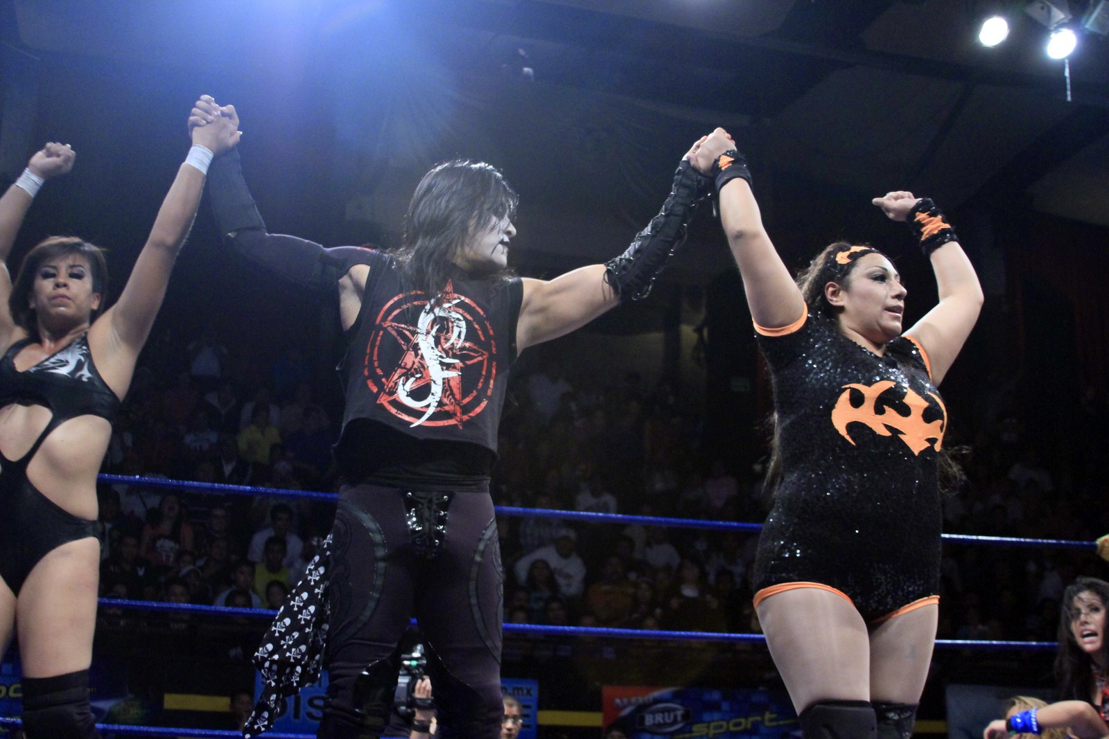 Faby Apache Y Dark Cuervo