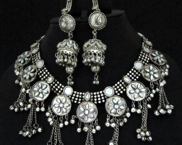 TRADITIONAL BLACK METAL JEWELLERY SET