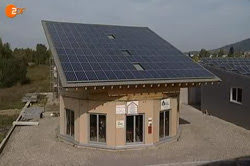 1000 Solar Ideen: Solarhaus mit drehbarem Dach für mehr Ertrag