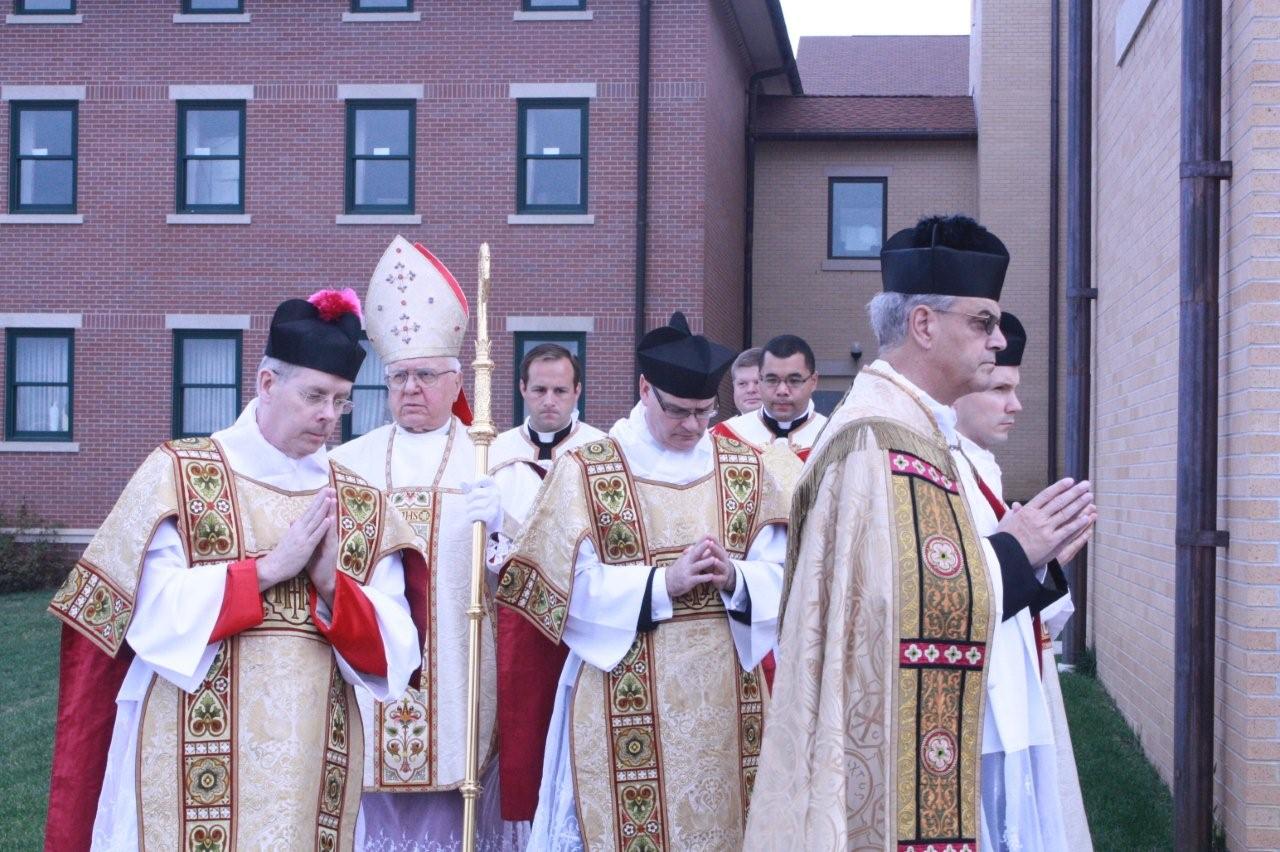 Pro Misa Tradicional en Ciudad Real: Tonsura en Nebraska