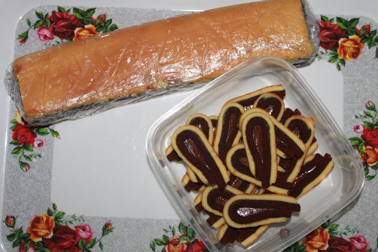 Rasa-Rasa Kuih Ku: KEK LAPIS TEMPAHAN HARI RAYA 2011 dah dibuka (^_^)