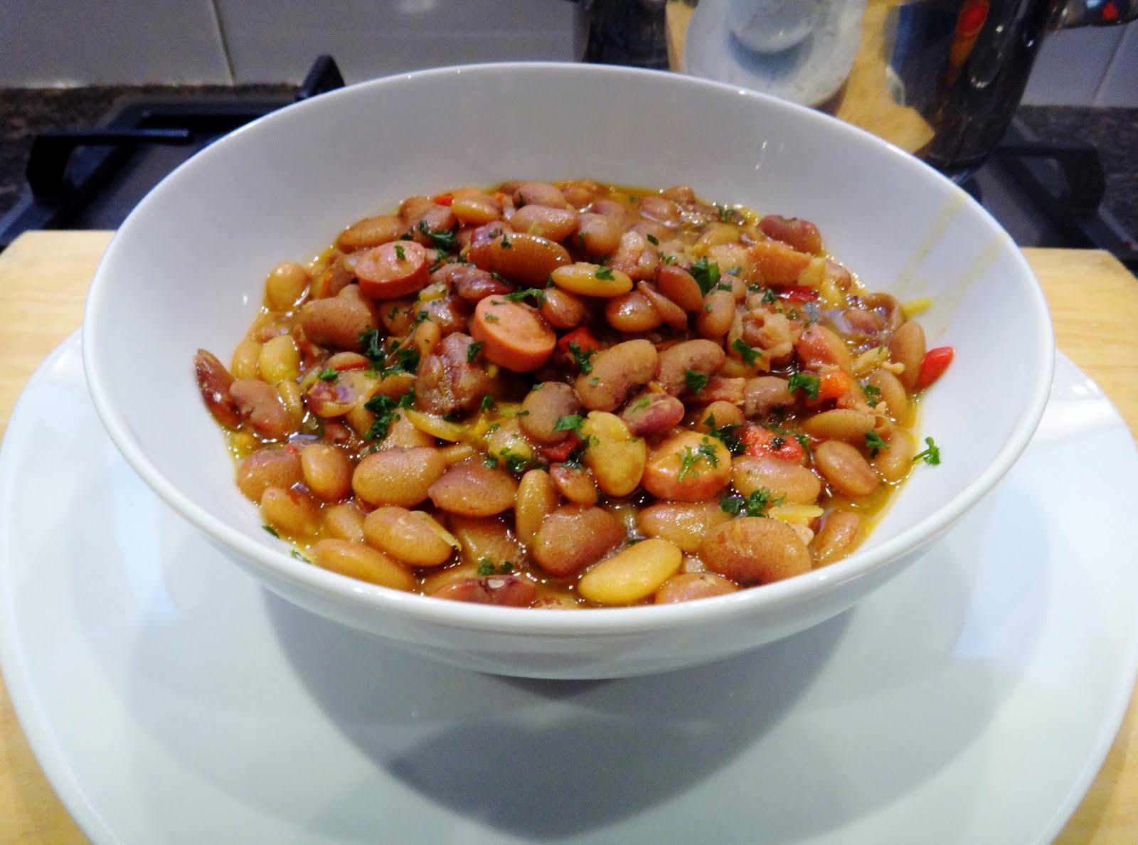 TAGUARITA GOURMET ARTE CULINARIO: FRIJOLES CON SALCHICHAS Y VEGETALES