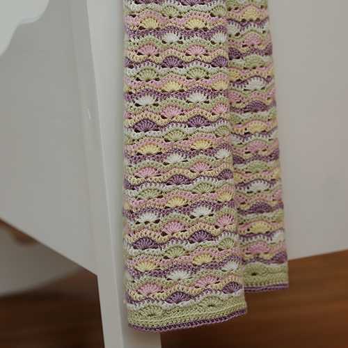 Crochet Guide: Wavy Baby Blanket