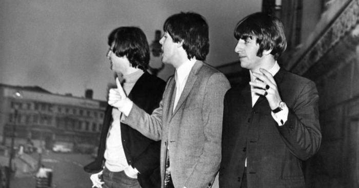 Meet the Beatles for Real: Another balcony performance