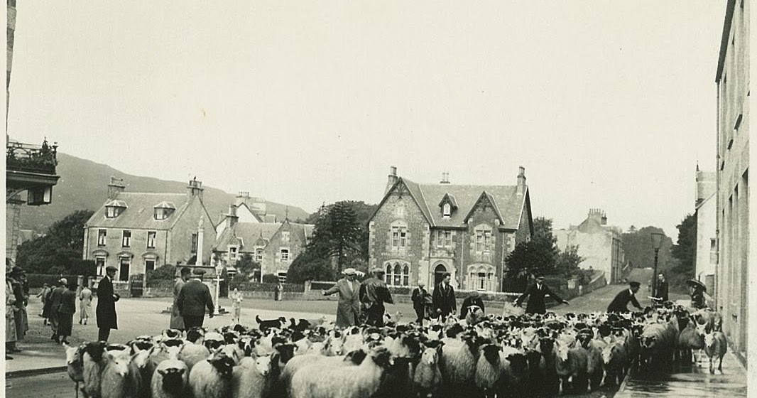 Angel on Skye: Somerled Square: Portree's 'Park'