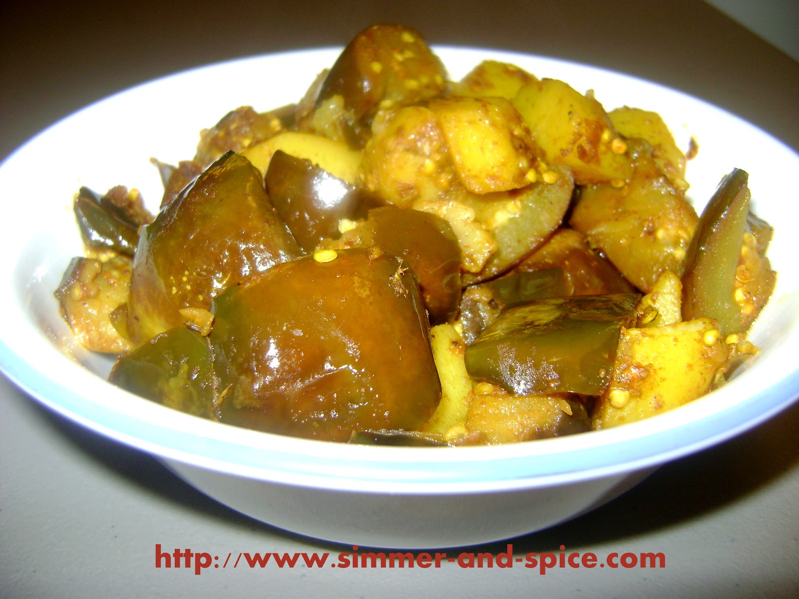 Aubergine/Brinjal / Eggplant and Potato Dry Sabzi ( Baingan Aalu Sabzi ...