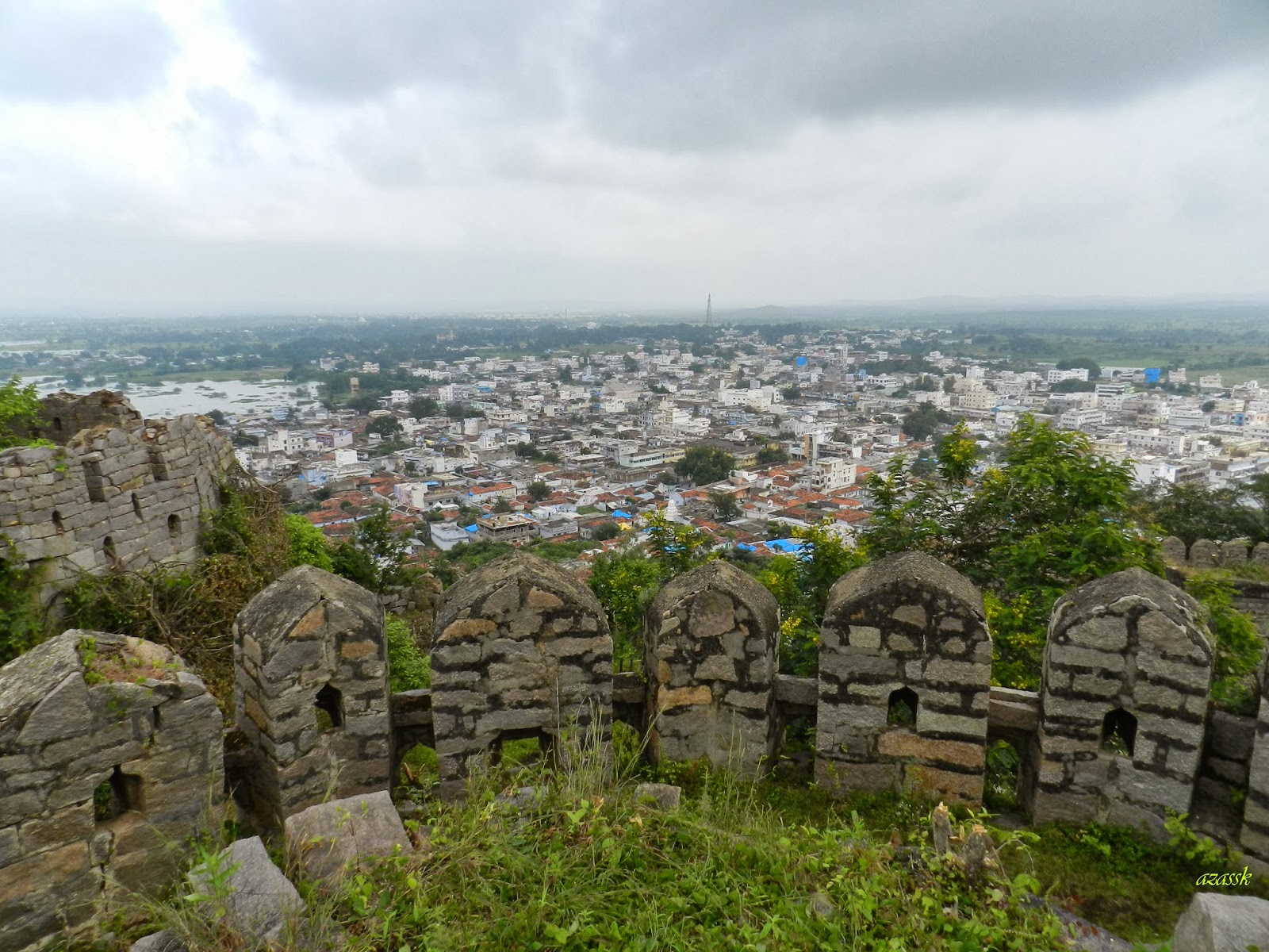 Calm-Sojourner: Medak Fort, Medak Cathedral & Pocharam dam