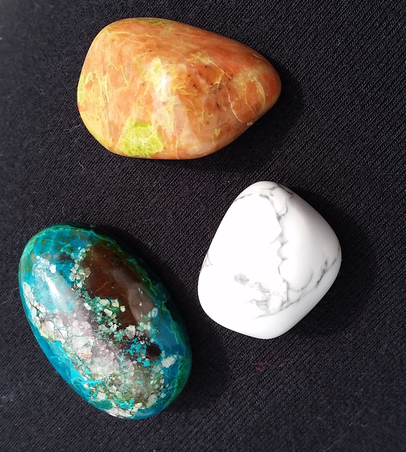 Dreamwork and Crystal Combinations: Chrysocolla, Howlite, and Unakite