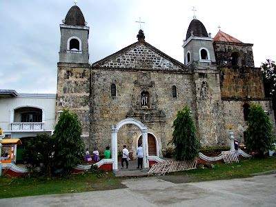The Roomy Life: Iloilo Travelogue#6: Tigbauan Church and Plaza