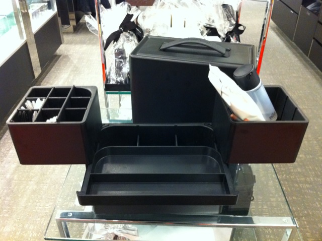 Kajal Couture: Choo Choo!! Do You Have a Makeup Train Case?