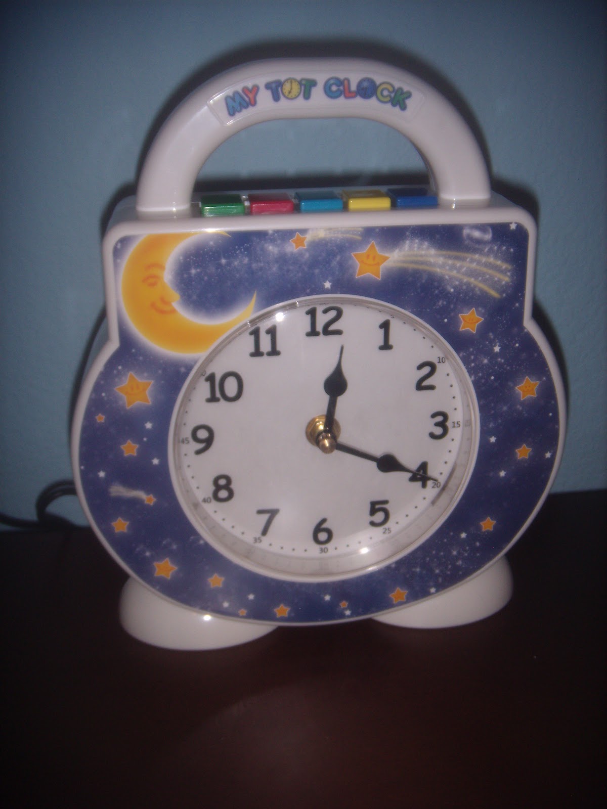 Mommie of 2: My Tot Clock Review and Giveaway 3/29 CLOSED