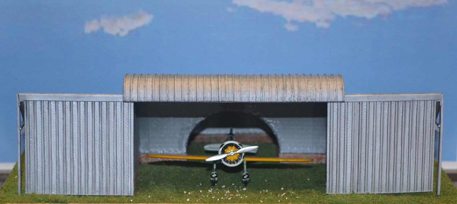 Nirvana Valley Model Railroad: Springfield hanger, HO Scale