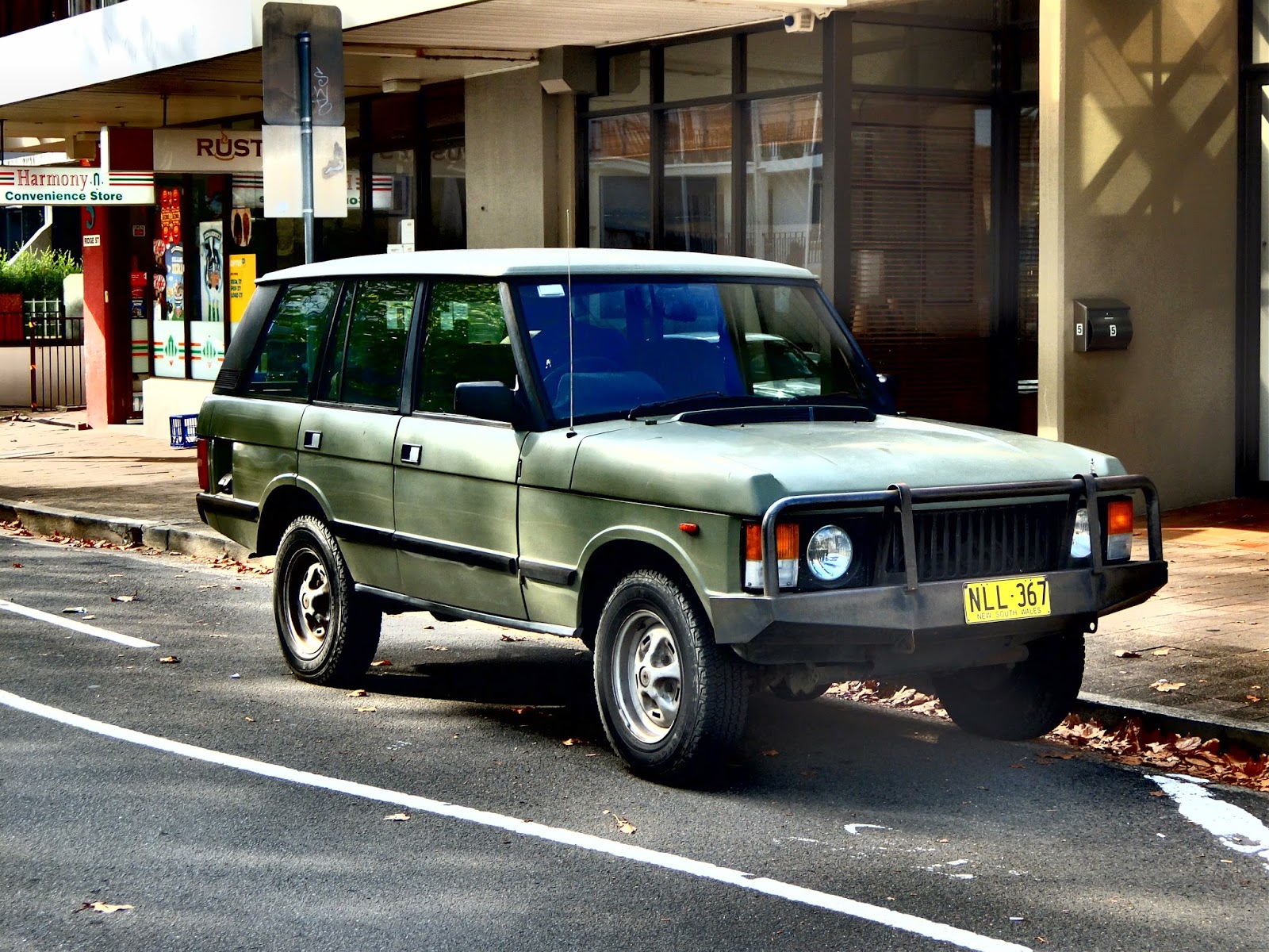 Aussie Old Parked Cars: 1985 Range Rover