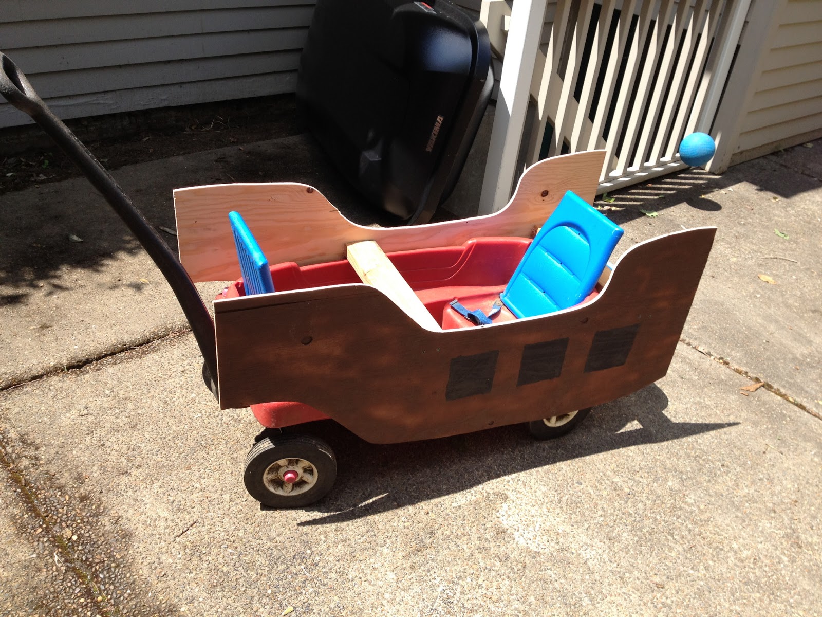Floats, sand boxes, and excavators: Pirate Ship Wagon Float